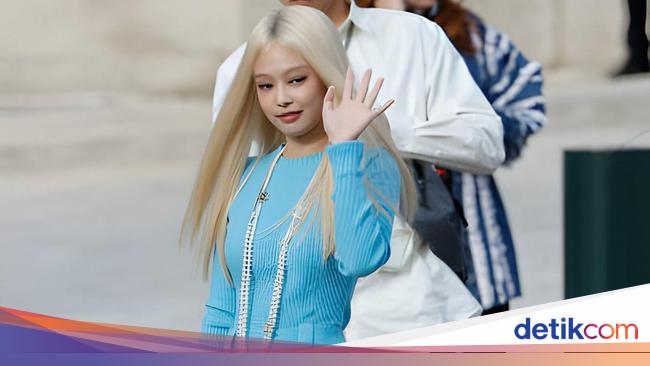Gebrakan Jennie BLACKPINK Tampil dengan Rambut Pirang di Fashion Show ...