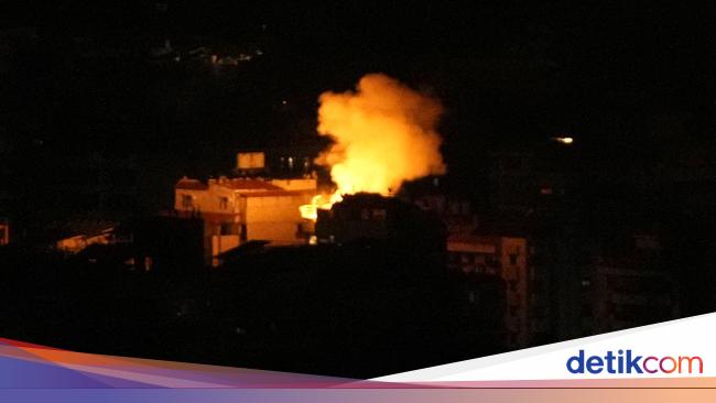 Detik-detik Mencekam Langit Beirut Dikepung Asap dan Ledakan Detik-detik Mencekam Langit Beirut Dikepung Asap dan Ledakan
