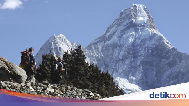 Melihat Keajaiban Gunung Everest yang Semakin Tinggi