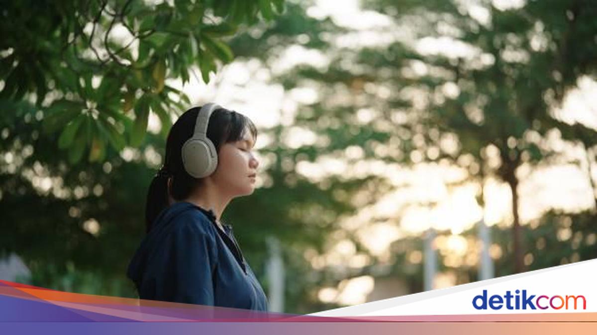 Lirik Terbuang Dalam Waktu by Barasuara OST Film Sore: Istri dari Masa Depan