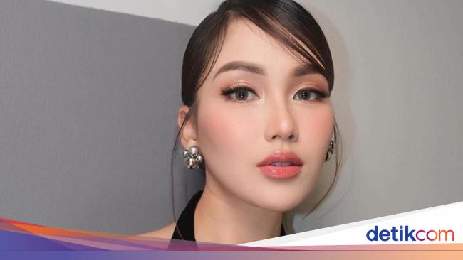 Ayu Ting Ting Nyanyi Jangan Ya Dek: Liriknya Kok Bisa Pas?