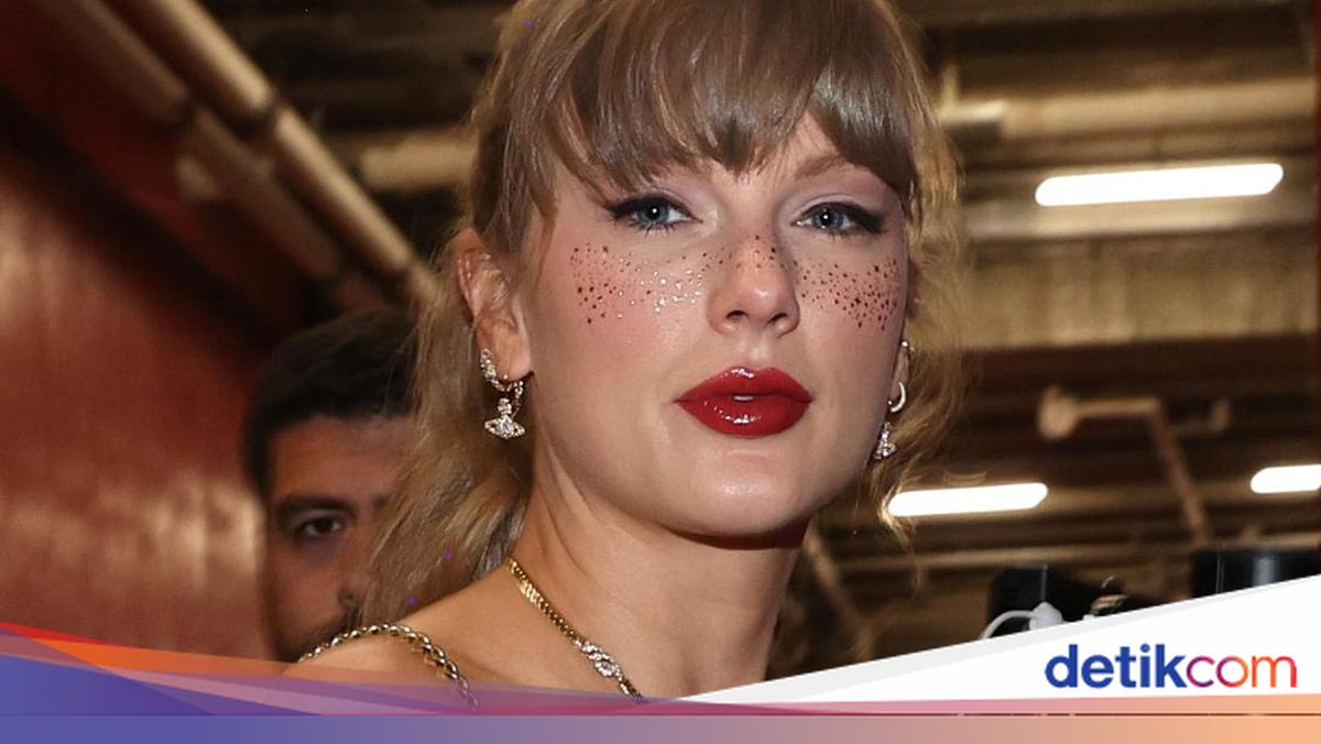 Pakai Glitter Freckles, Taylor Swift 'Bersinar' Nonton Pacar Tanding ...