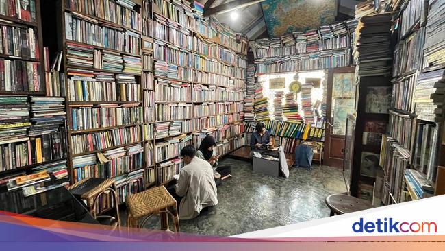 Perpustakaan Batu Api Mengoleksi Buku, Menyimpan Keresahan