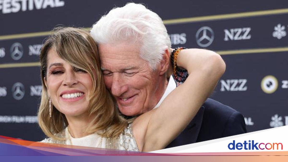 7 Momen Mesra Richard Gere dan Istri di Karpet Merah, Terpaut 34 Tahun