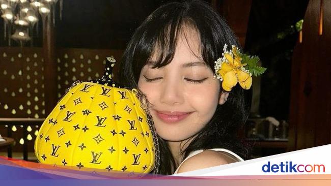 Tas Labu Viral Pernah Dipakai Lisa BLACKPINK Terjual Rp 2,3 M Saat Lelang