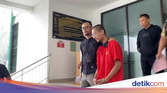 Armor Toreador Jalani Sidang Perdana Kasus KDRT ke Cut Intan Nabila ... Armor Toreador Jalani Sidang Perdana Kasus KDRT ke Cut Intan Nabila ...