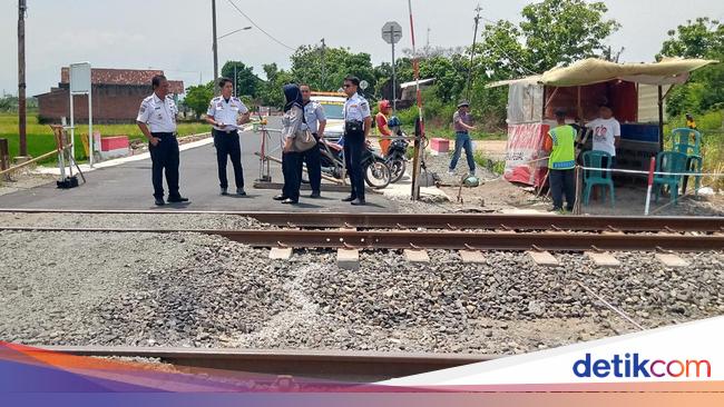 Palang Perlintasan KA di Jalan Lingkar Timur Delanggu Klaten Mulai Dibangun