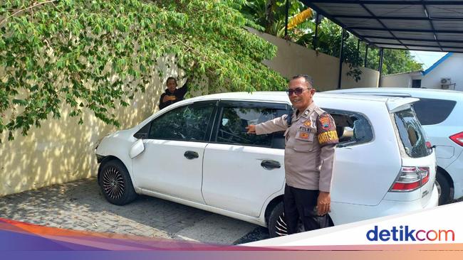 Detik-detik Warga Hajar Mobil Livina Pelaku Tabrak Lari di Solo