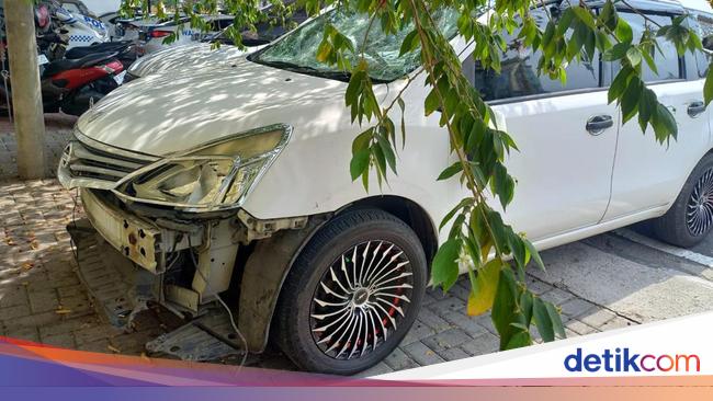 Saksi Sebut Mobil Livina Nabrak hingga 7 Kali Sebelum Dihentikan Massa ...