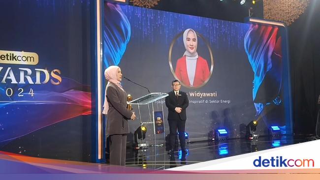 Pertamina-Nicke Widyawati Dapat Penghargaan detikcom Awards 2024