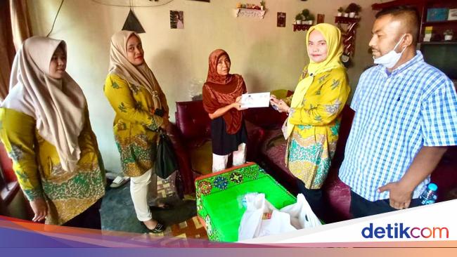 Andre Rosiade Bantu Biaya Pengobatan Istri Tukang usai Operasi Benjolan