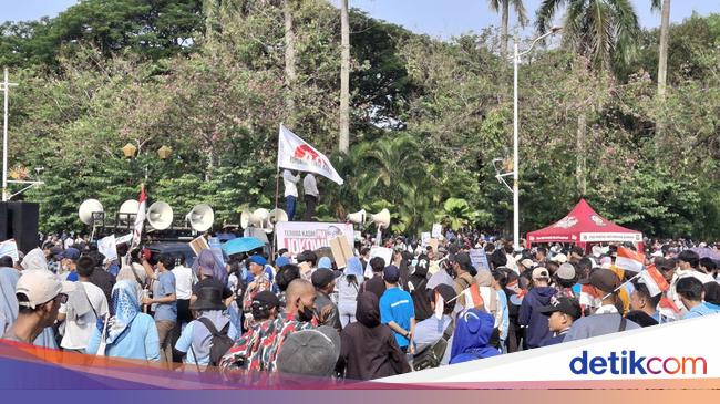 Ada Demo di Patung Kuda, Jalan Medan Merdeka Selatan Ditutup