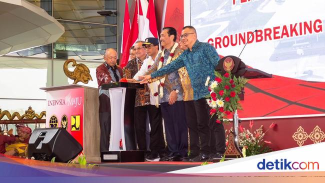 Menko Luhut dan Menhub Budi Sumadi Resmikan Bandara Dhoho Kediri Menko Luhut dan Menhub Budi Sumadi Resmikan Bandara Dhoho Kediri