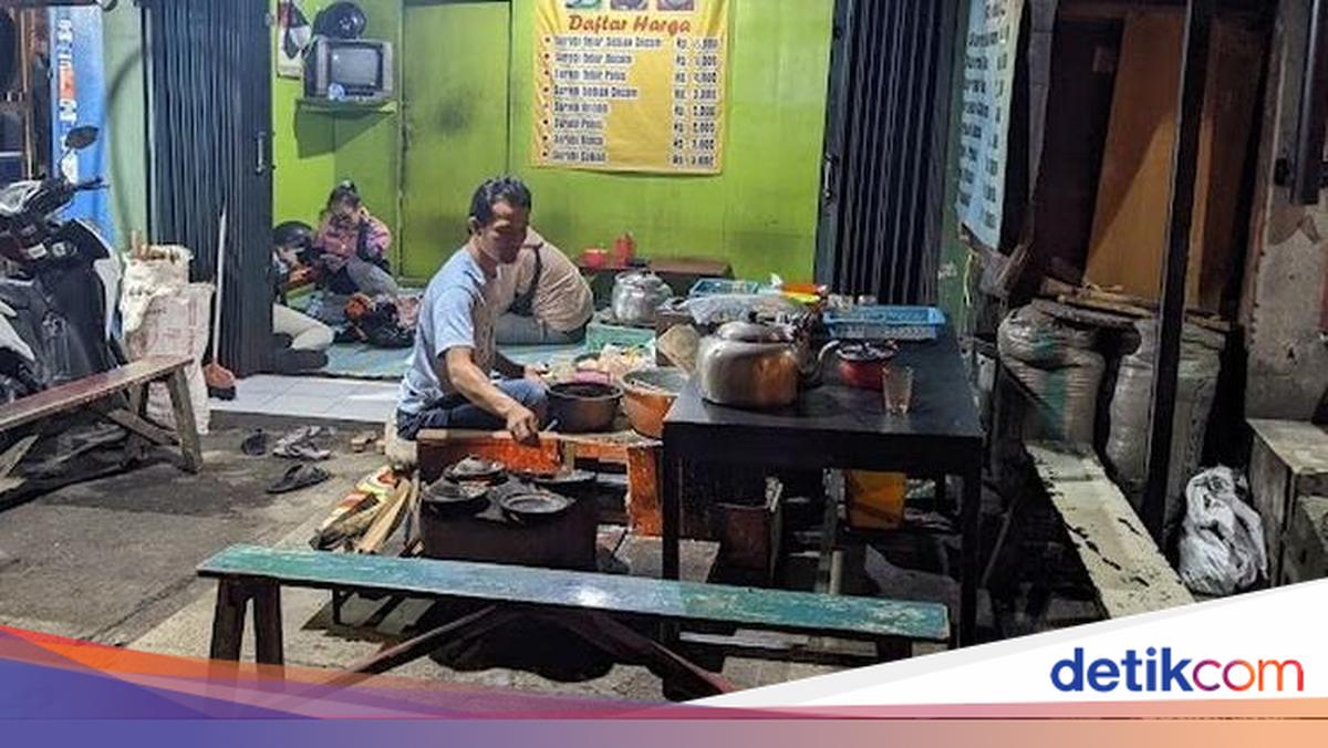 Surabi Seblak, Kuliner Viral di Bunderan Cibiru Bandung