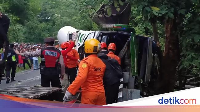 Pengakuan Sopir Bus Rombongan Asal Tangerang Laka Maut di Pekalongan