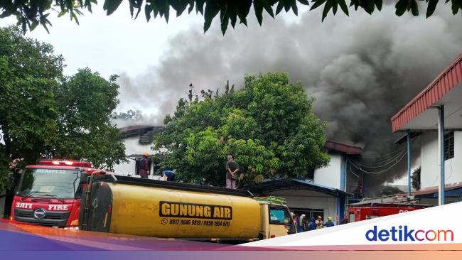 Kebakaran Pabrik di Cibinong Bogor Padam, Penyebab Diselidiki