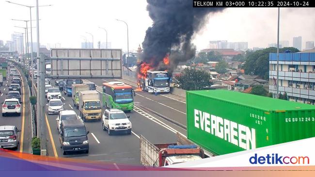 Kronologi Bus Wisata Rombongan TK Terbakar di Tol Dipicu AC Korslet