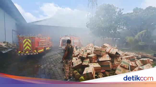 Toko Grosir di Gianyar Ludes Terbakar, Kerugian Miliaran Rupiah