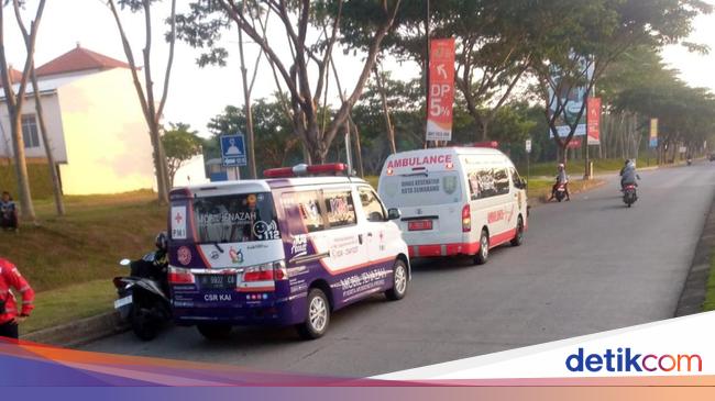 Diduga Mabuk, Pemotor Tewas Usai Tabrak Pembatas Jalan di BSB Semarang