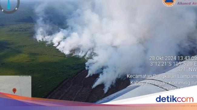 Karhutla Pangkalan Lampam Munculkan Asap Tebal, Lima Helikopter Dikerahkan