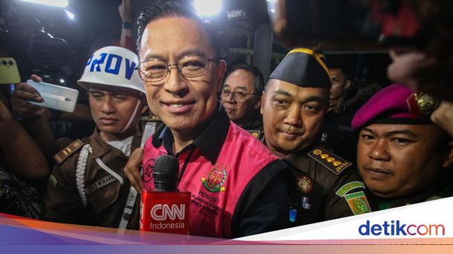 Ancang-ancang Perlawanan Tom Lembong Lewat Praperadilan Ancang-ancang Perlawanan Tom Lembong Lewat Praperadilan