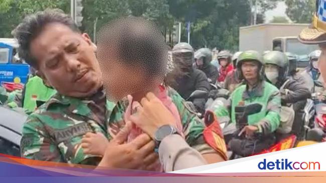 Ini Anggota TNI Viral Selamatkan Bocah yang Disandera di Pospol Pejaten