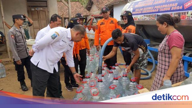 BPBD Jatim Distribusikan Air Bersih Dampak Kekeringan
