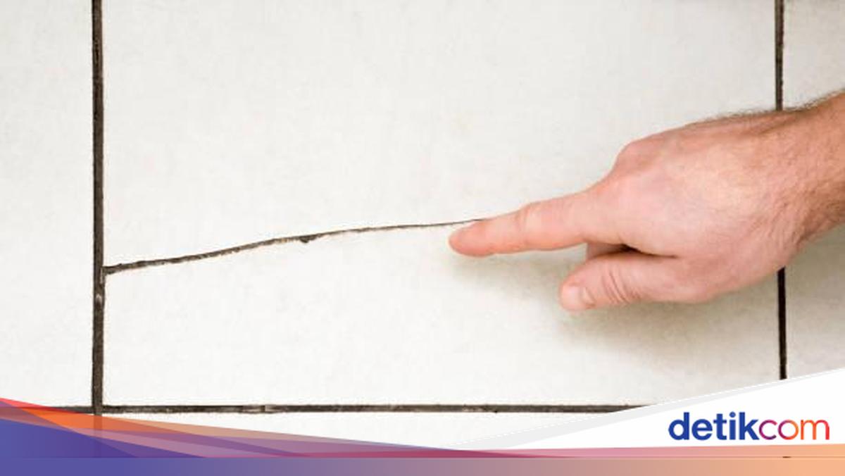 Perbaiki Lantai Keramik Retak Harus Dibongkar? No, Pakai Cara Ini Aja
