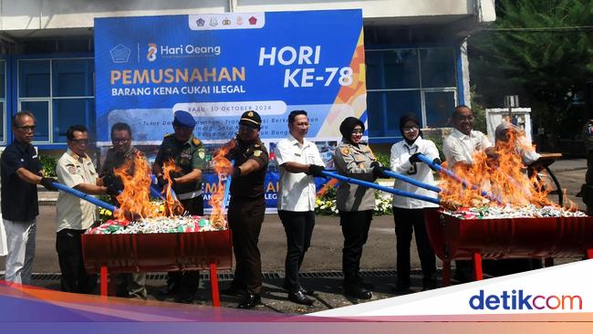 Barang Kena Cukai Ilegal Berakhir di Pembakaran