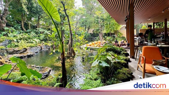 Resto Panorama Air Terjun di Depok Ini Punya Cobek Udang dan Pizza Enak