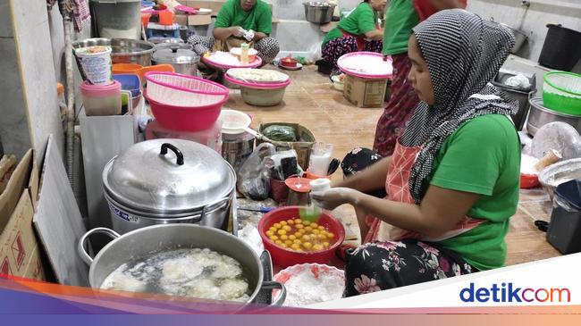 Api Biru yang Bikin Industri Kuliner Palembang 'Menyala'