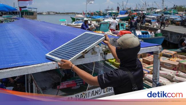Potret Nelayan Manfaatkan PLTS untuk Melaut