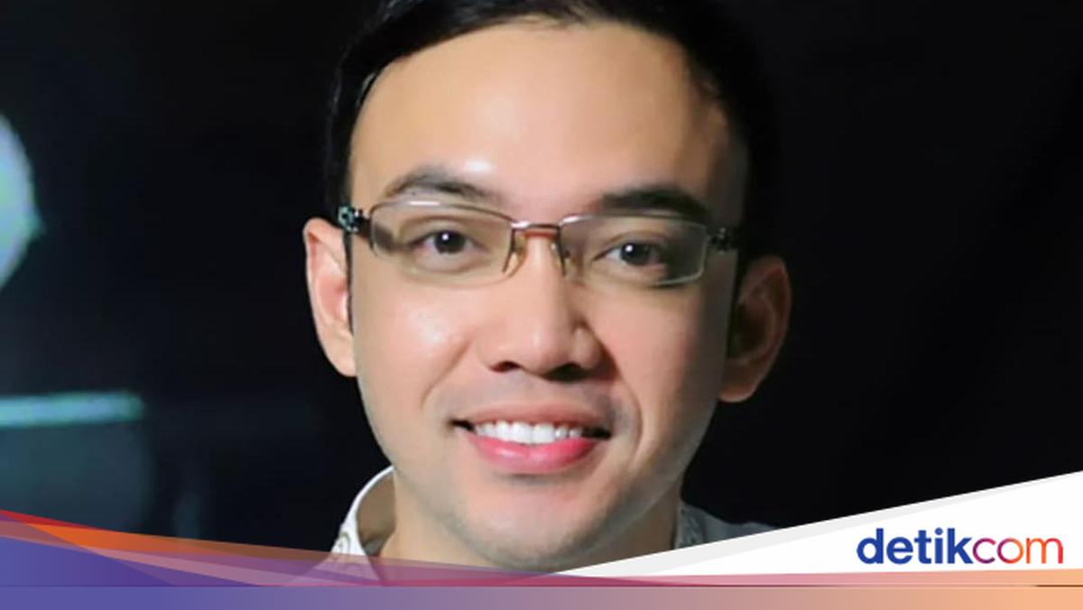 Sandy Tumiwa Akhirnya Hapus Foto Editan Bareng Tessa Kaunang dan Minta Maaf