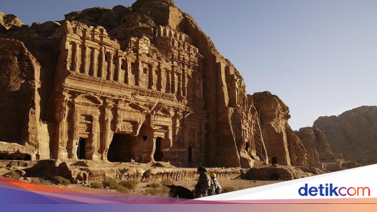 Petra Banjir Bandang, Ibu dan Anak Ditemukan Tewas