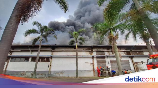 Pabrik Tekstil di Baleendah Bandung Terbakar