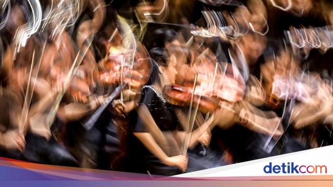 Menikmati Konser Light Ministry Orchestra