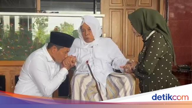 Doa KH Nurul Huda Djazuli untuk Subandi-Mimik di Pilbup Sidoarjo