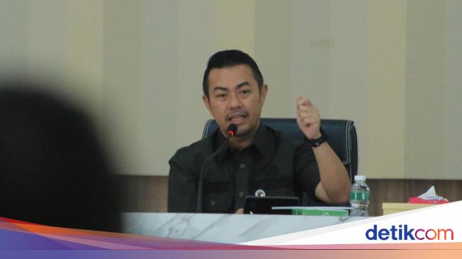 Pj Walkot Pekanbaru Risnandar Mahiwa Terjaring OTT KPK