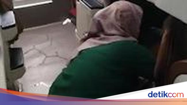 Viral Penumpang Melahirkan dalam Bus Rute Makassar-Palopo Viral Penumpang Melahirkan dalam Bus Rute Makassar-Palopo
