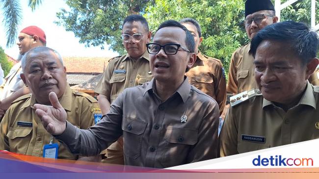 Wamendagri Bima Arya Ancam Sanksi Berat ASN di NTB yang Tak Netral Wamendagri Bima Arya Ancam Sanksi Berat ASN di NTB yang Tak Netral