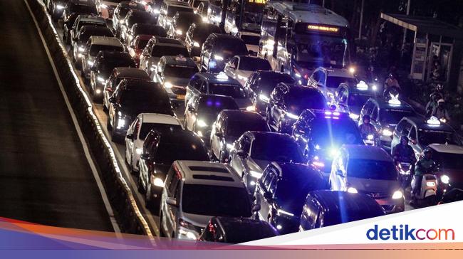Janji Pramono Anung-Rano Karno Atasi Kemacetan Jakarta Janji Pramono Anung-Rano Karno Atasi Kemacetan Jakarta