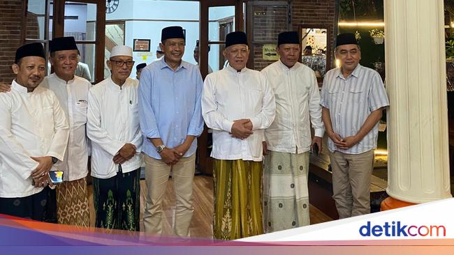 Ketua PWNU Jatim Beri Restu Wahyu Hidayat di Pilwali Malang 2024 Ketua PWNU Jatim Beri Restu Wahyu Hidayat di Pilwali Malang 2024