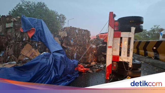 7 Fakta Kecelakaan Beruntun Horor di Tol Cipularang KM 92