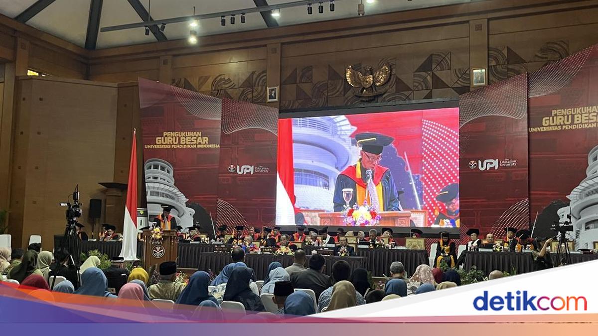 UPI Kukuhkan 8 Guru Besar, Ini Daftarnya