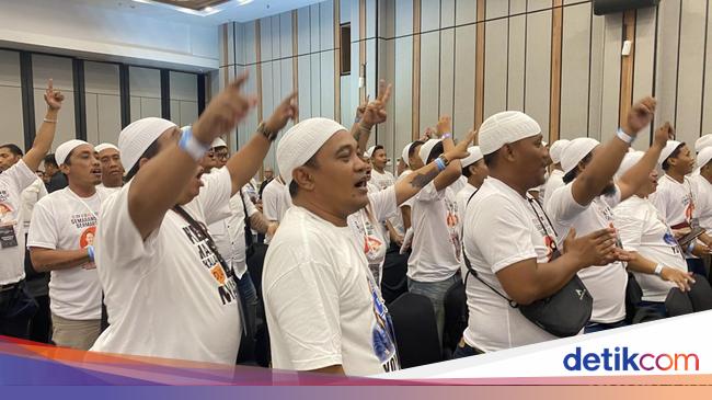 Debat Terakhir Pilkada Semarang, Pendukung 01 Dress Code Merah Hitam-02 ...