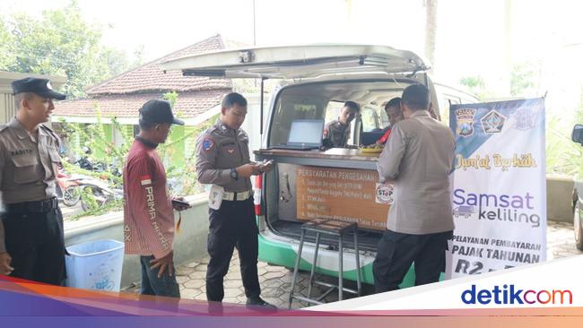 Jumat Berkah, Polres Blitar Fasilitasi Layanan Samsat Keliling di Masjid
