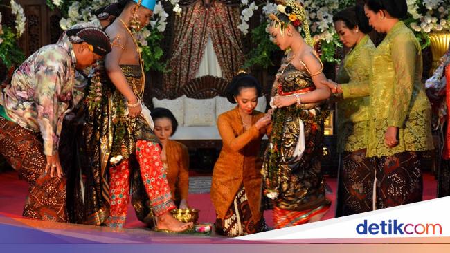 Upacara Panggih Manten: Sejarah, Tujuan, Perlengkapan, Urutan, Filosofi Upacara Panggih Manten: Sejarah, Tujuan, Perlengkapan, Urutan, Filosofi