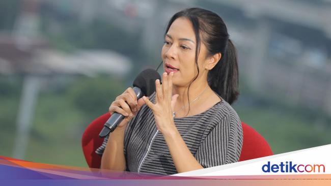 Sering Buntu Nulis? Ini Saran Ibu Suri Dee Lestari!