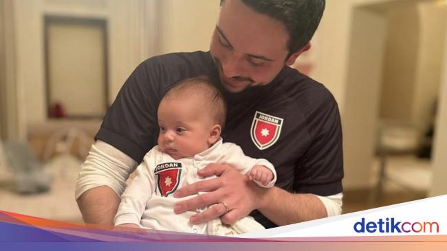 Pangeran Yordania Pamer Momen Bersama Bayinya, Kompak Pakai Jersey Timnas