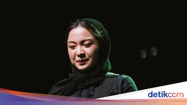 Video: Momen Bernadya Nangis di Panggung AMI Awards 2024